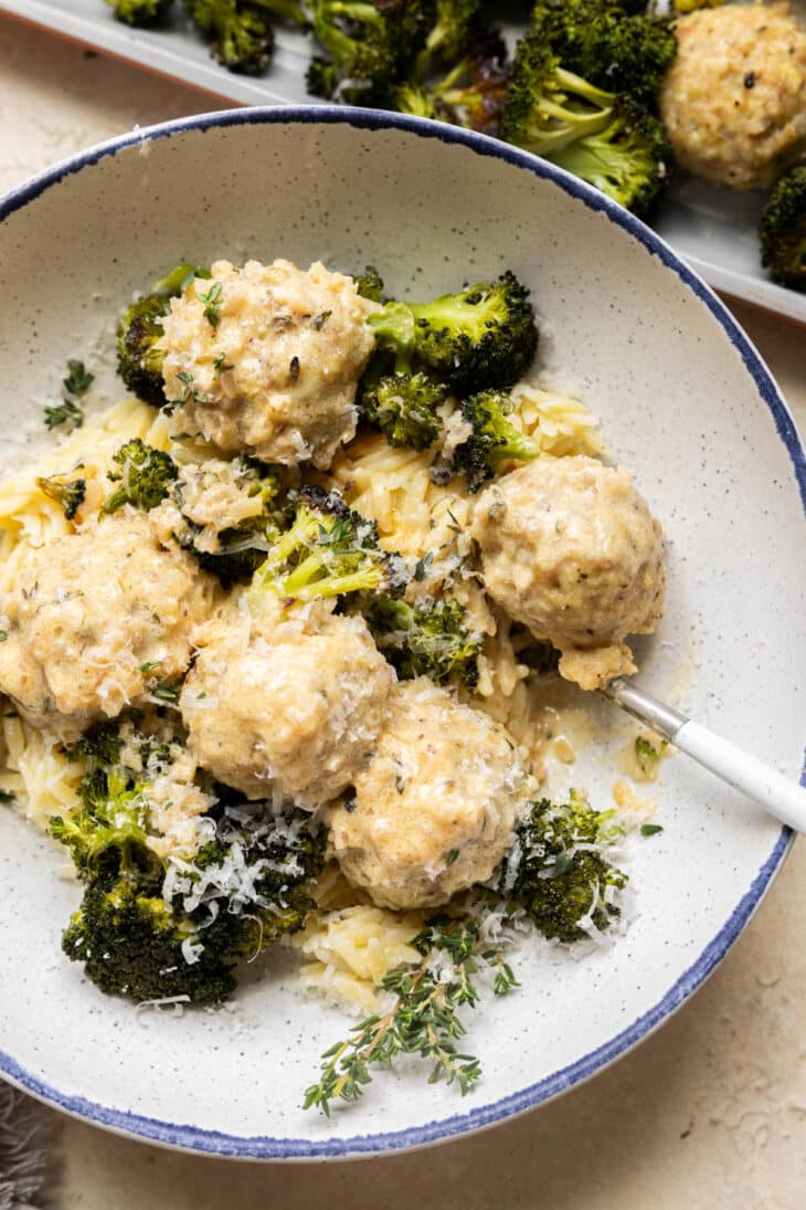 Juicy Chicken Meatballs and Broccoli • Kroll's Korner