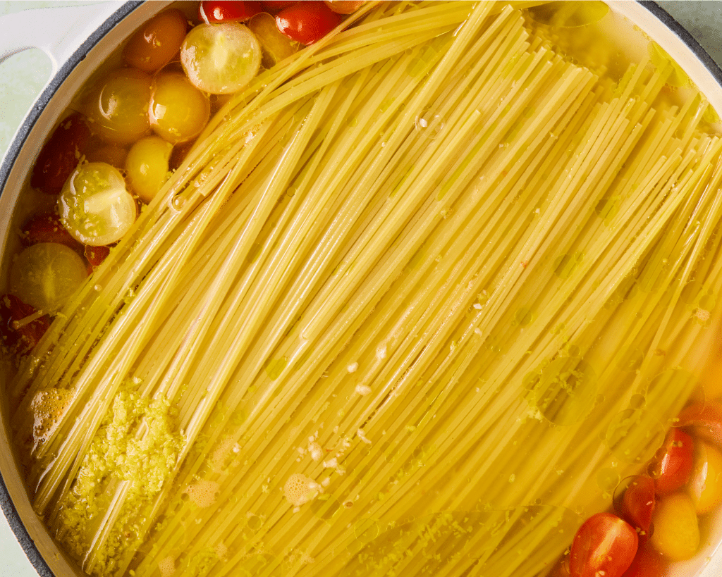 Single Skillet Spaghetti (Meghan Markle Pasta)